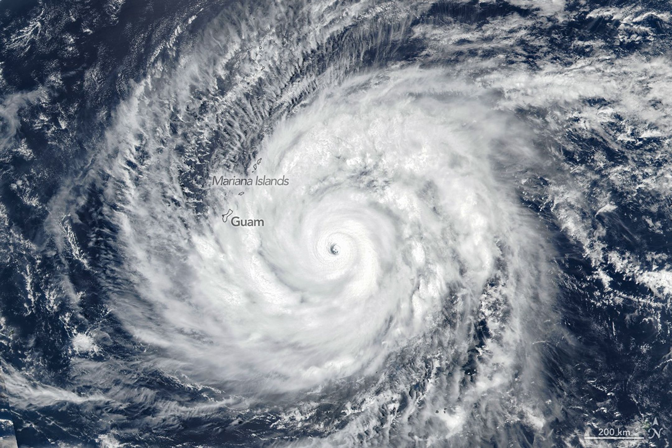 Super Typhoon Sinlaku batters Guam and the Northern Mariana Islands ...